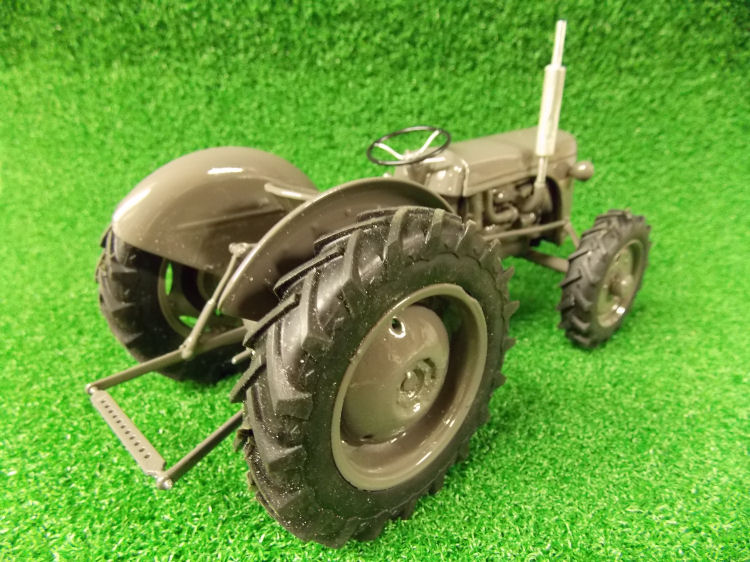RJN Classic Tractors | Classic Model Tractors - Ferguson TEF 20 4WD